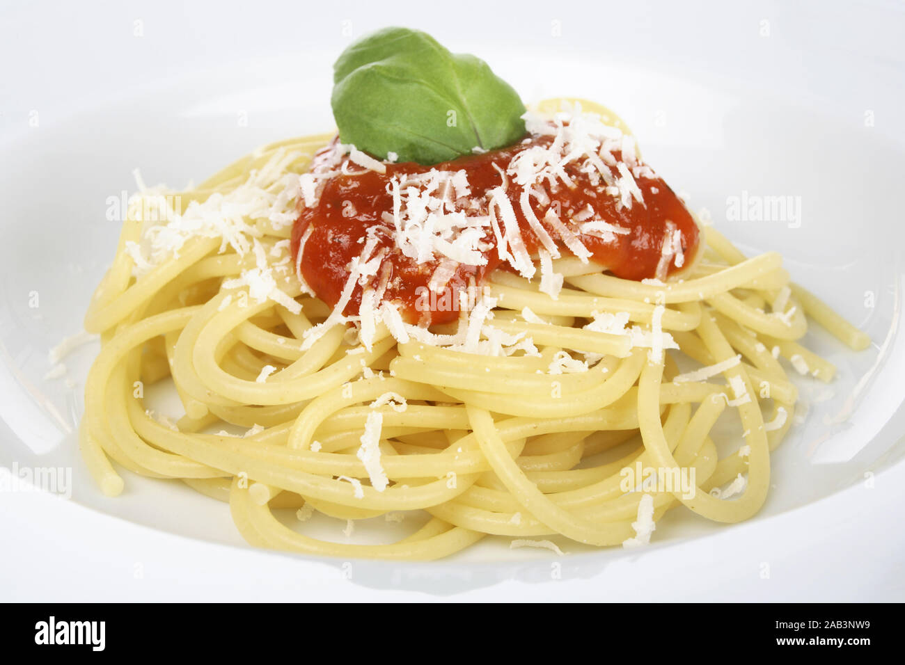 Spaghetti mit Tomatensauce Stock Photo - Alamy