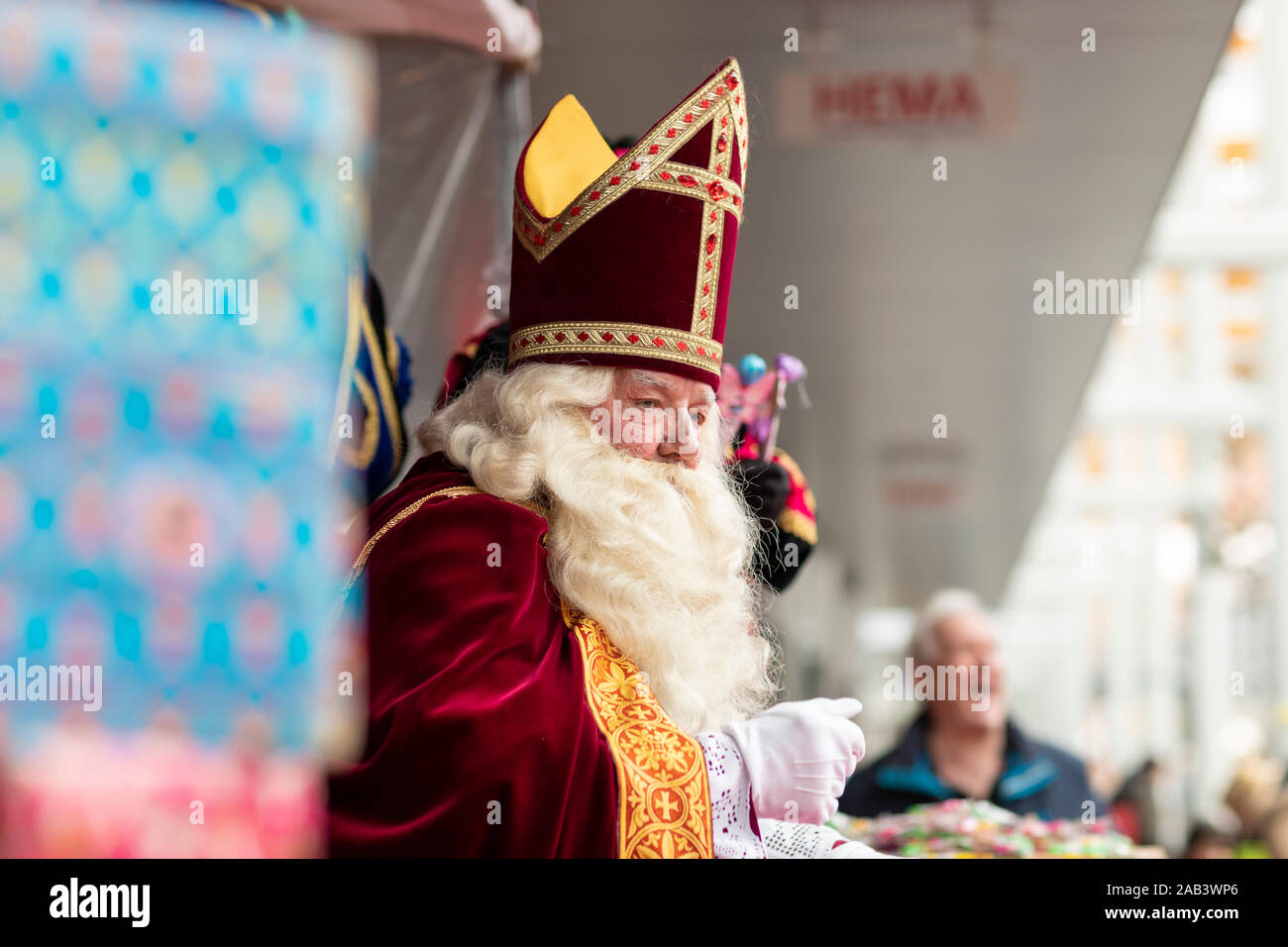 Dutch Traditional Costume High Resolution Stock Photography and Images ...
