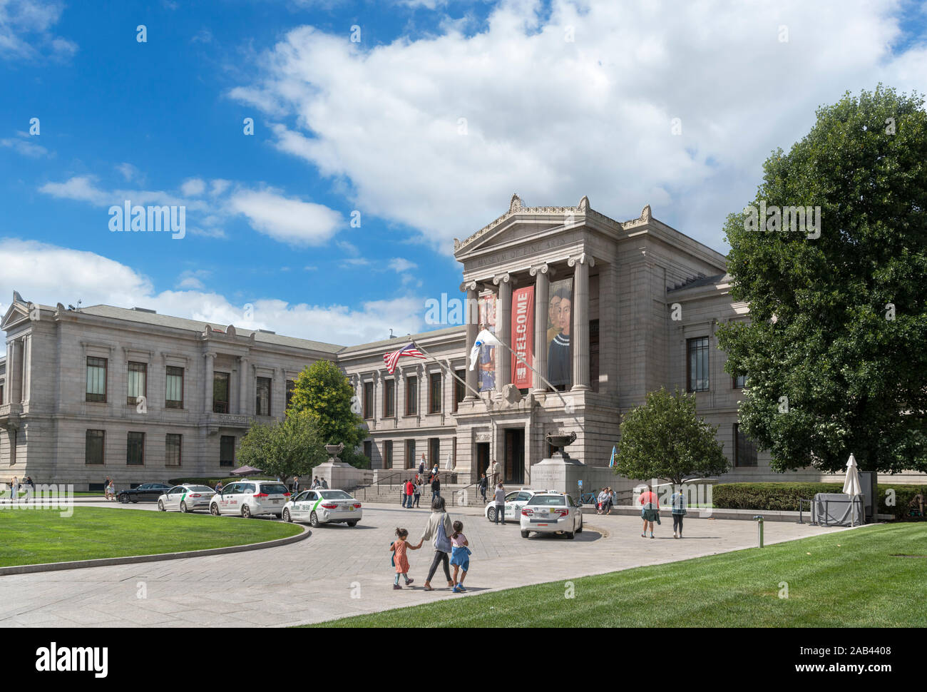 Exterior of the Museum of Fine Arts, Boston, Massachusetts, USA Stock ...