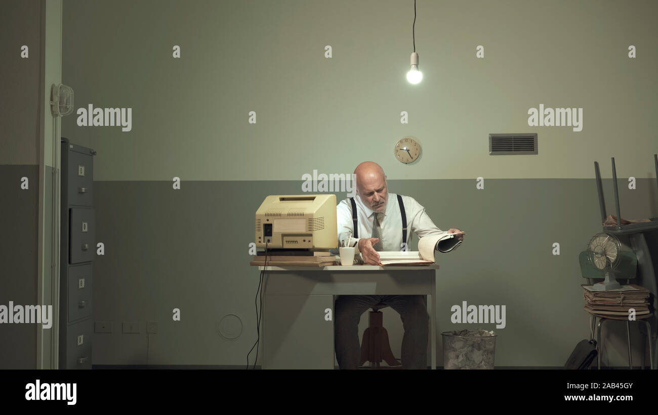 Depressing office desk hi-res stock photography and images - Alamy