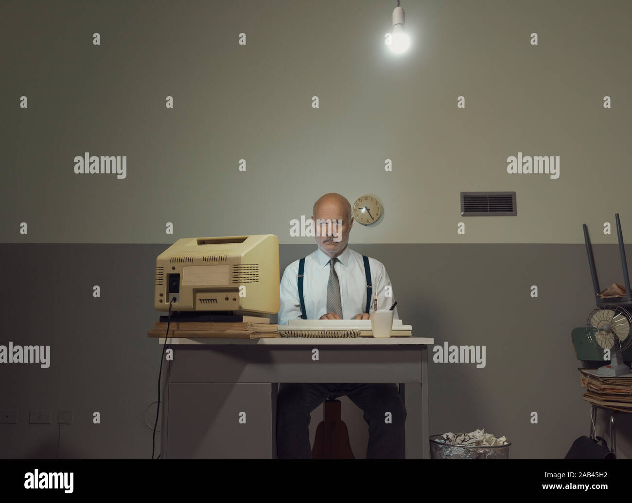 Depressing office desk hi-res stock photography and images - Alamy