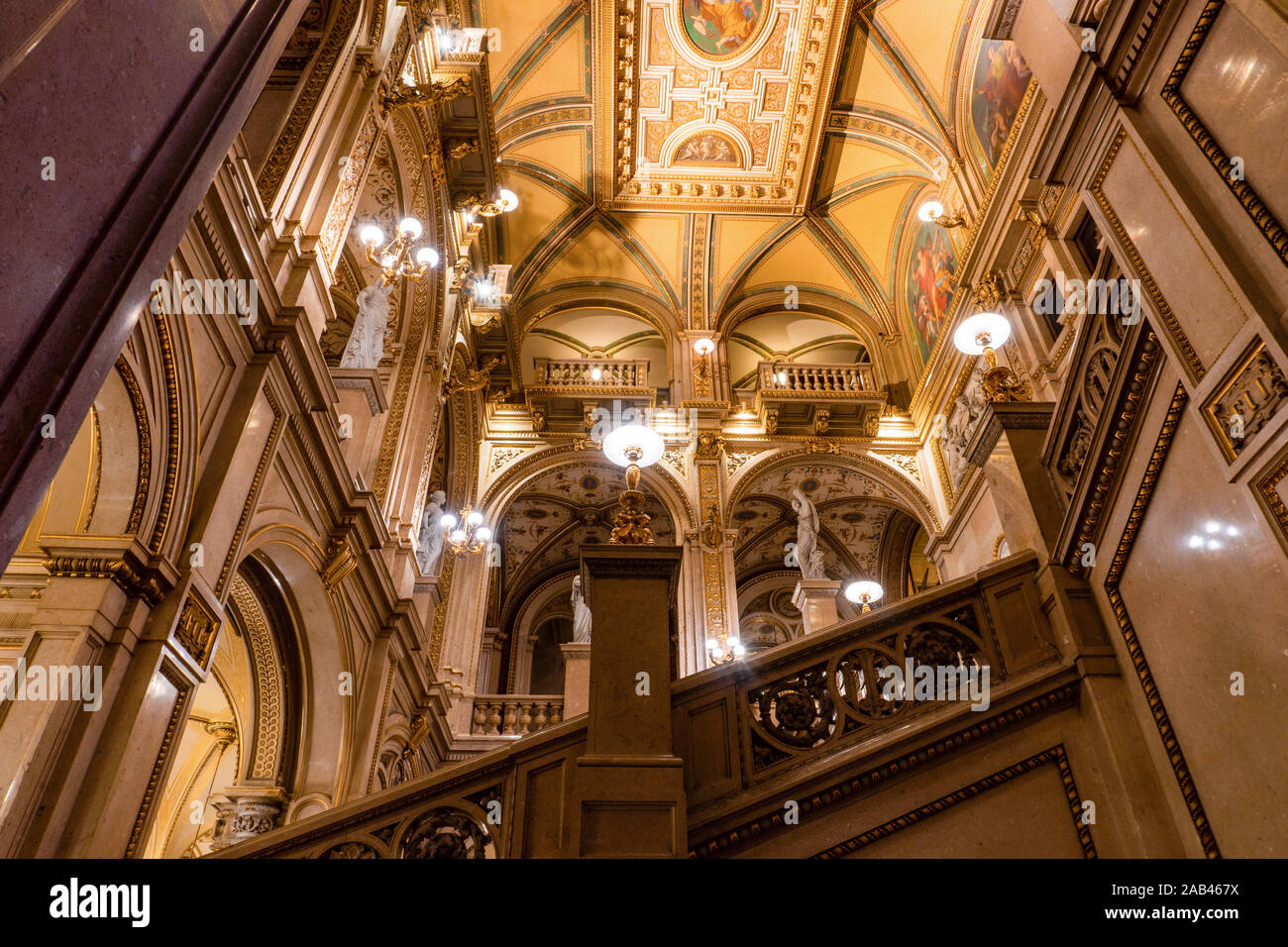 VIENNA, AUSTRIA - OCTOBER 2019: Interior of Vienna State Opera House ...