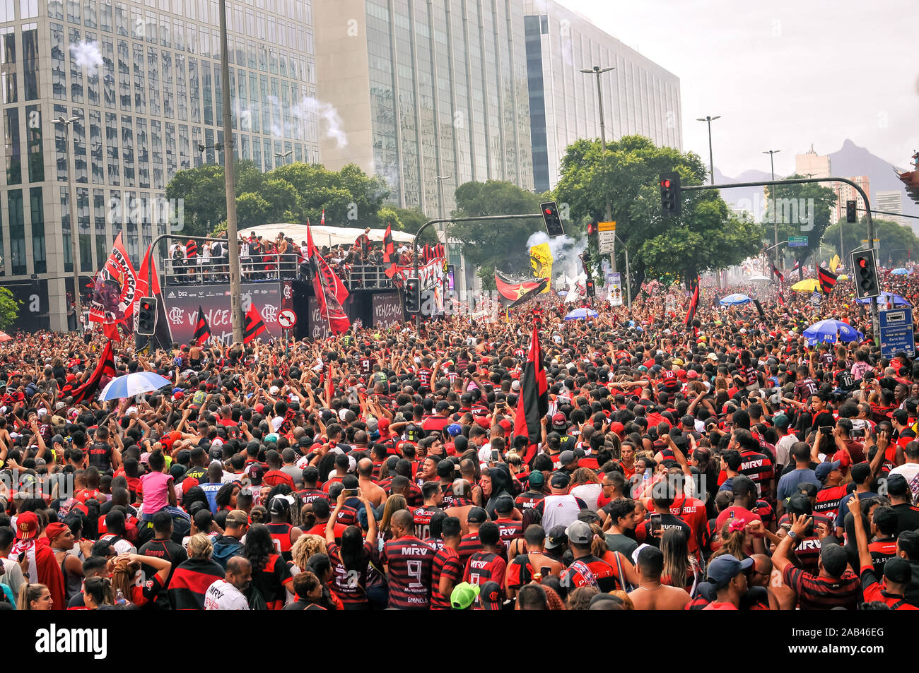 Rio De Janeiro, Brazil. 24th Nov, 2019. Flamengo team parade after ...