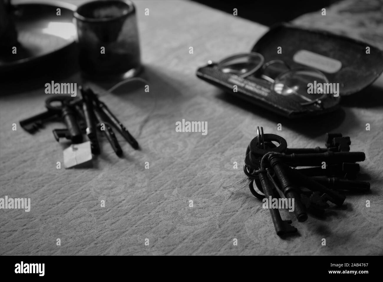 Victorian elizabethan architecture hi-res stock photography and images ...