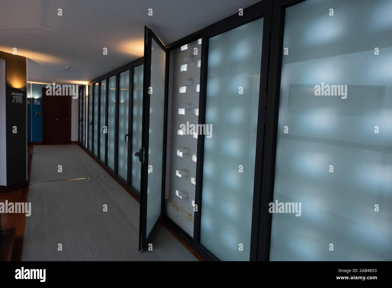 Corridor glass partition hi-res stock photography and images - Alamy