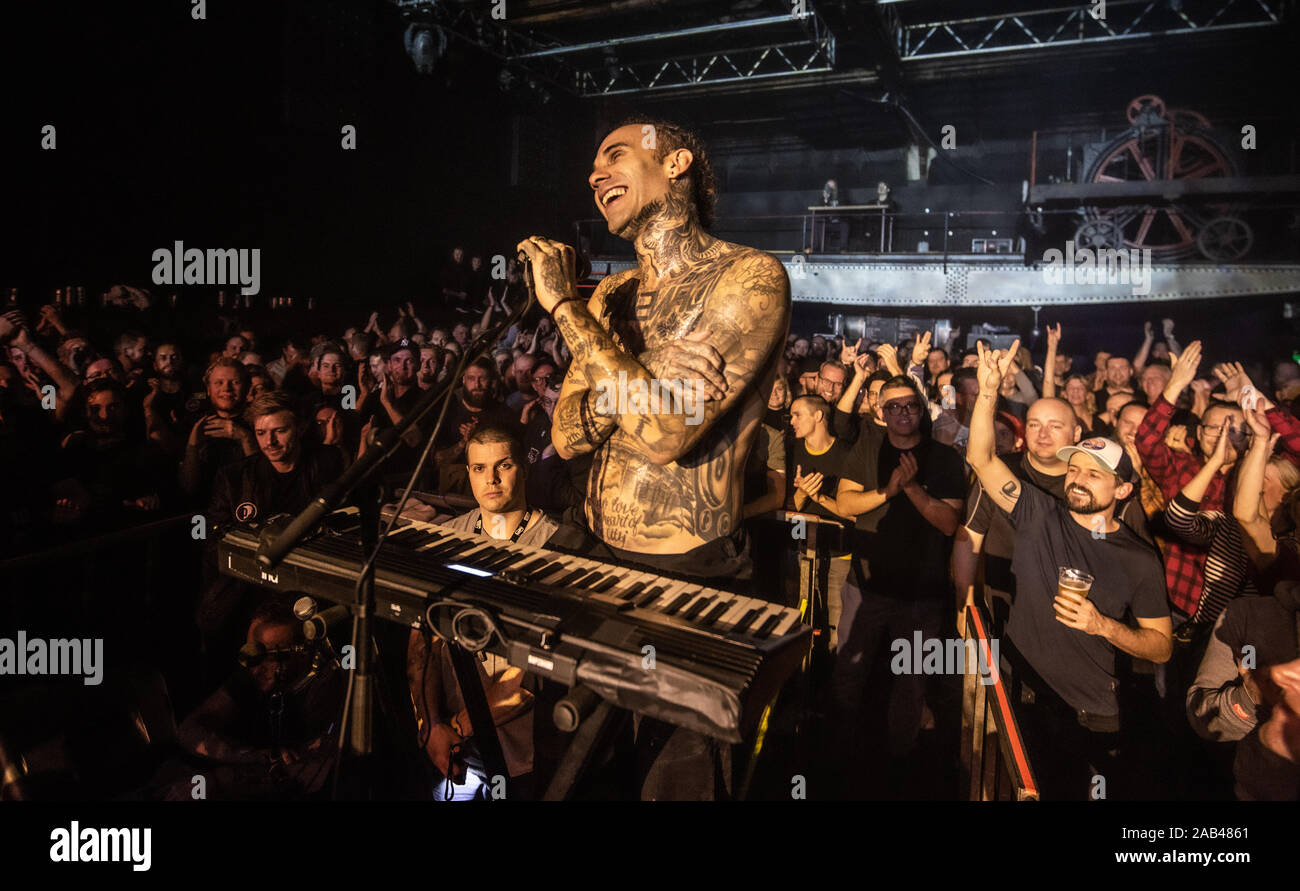 Jason alexander on stage hi-res stock photography and images - Alamy