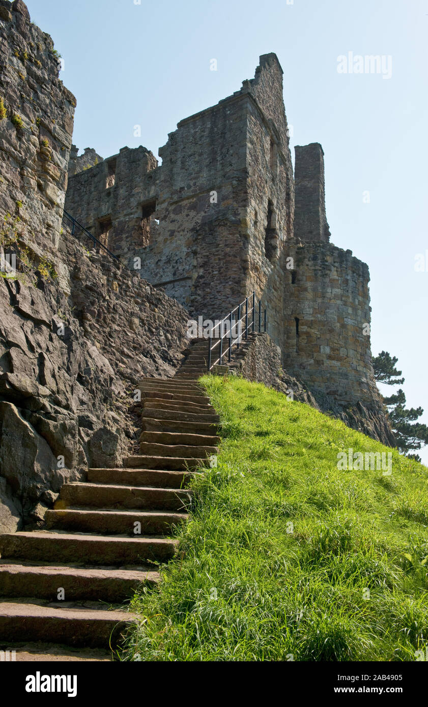 Dirleton castle hi-res stock photography and images - Alamy