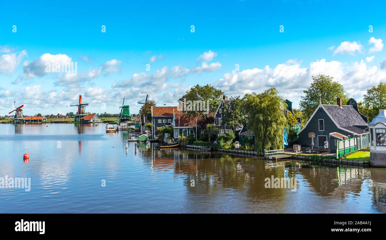 Holland windmills volendam hi-res stock photography and images - Alamy