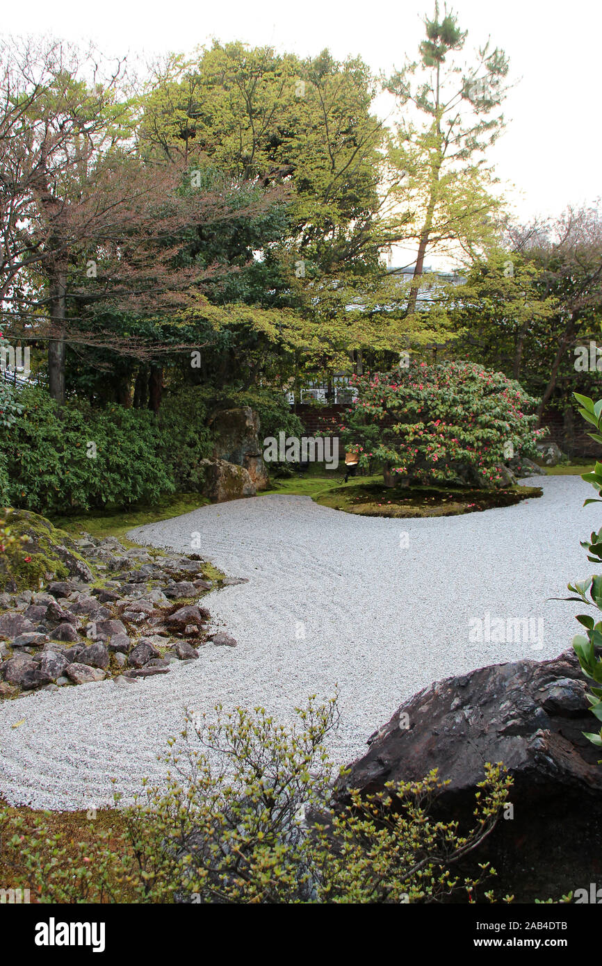 Entoku in temple hi-res stock photography and images - Alamy