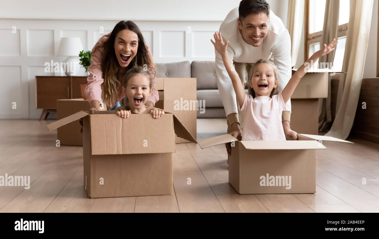 Girls packing boxes moving hi-res stock photography and images - Alamy