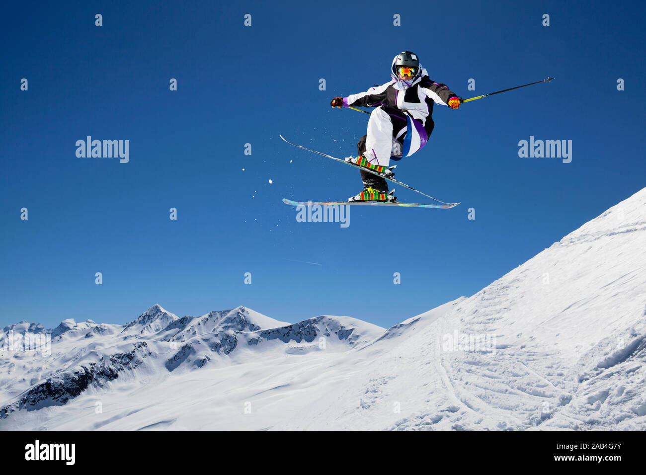 Aerial athlete action hi-res stock photography and images - Alamy