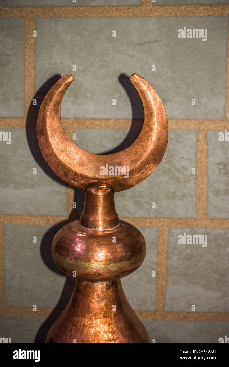 Ottoman crescent icon made of Metal. Islamic crescent symbol icon Stock ...