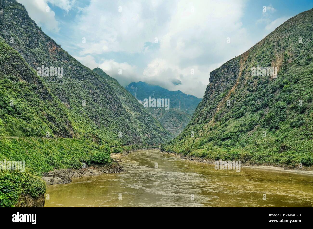 Nujiang valley. The Nujiang (its name in Chinese means ‘Raging River ...