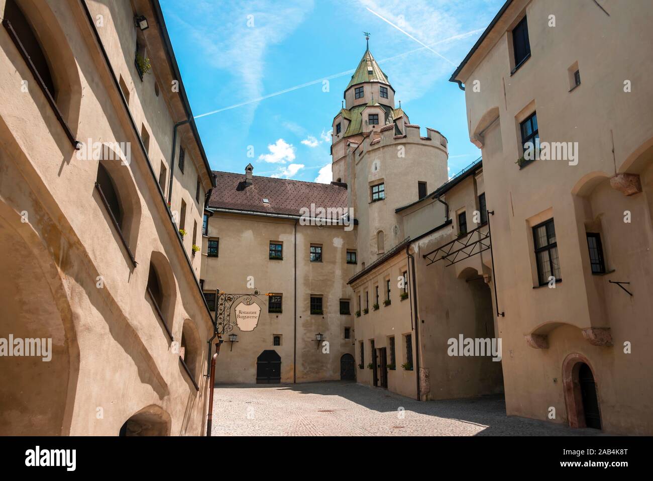 Castle hall hi-res stock photography and images - Alamy