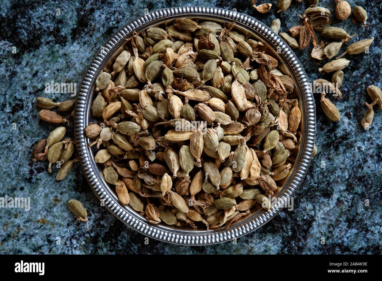 Cardamom capsules hi-res stock photography and images - Alamy