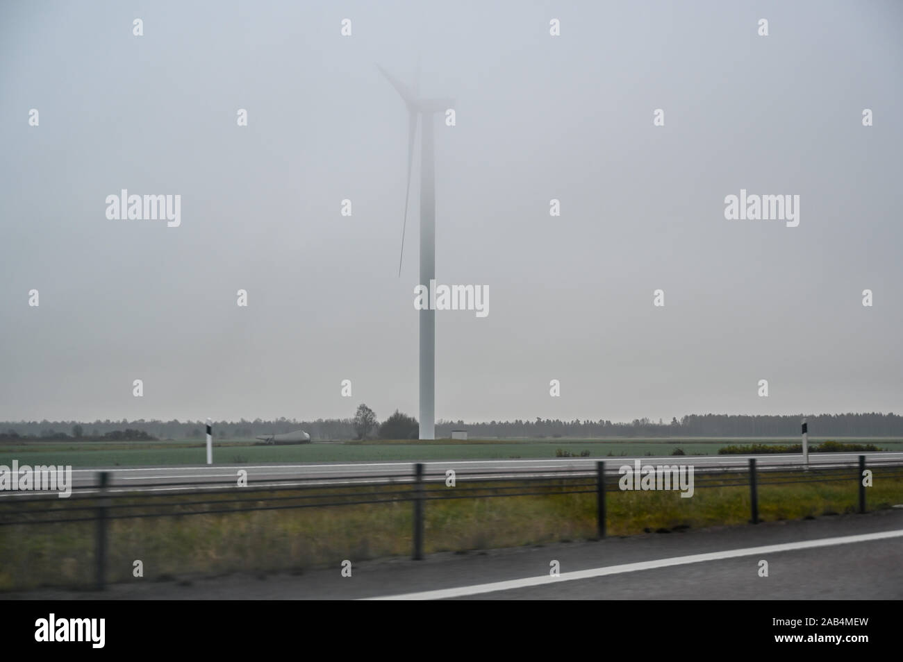 Lorry fog hi-res stock photography and images - Alamy