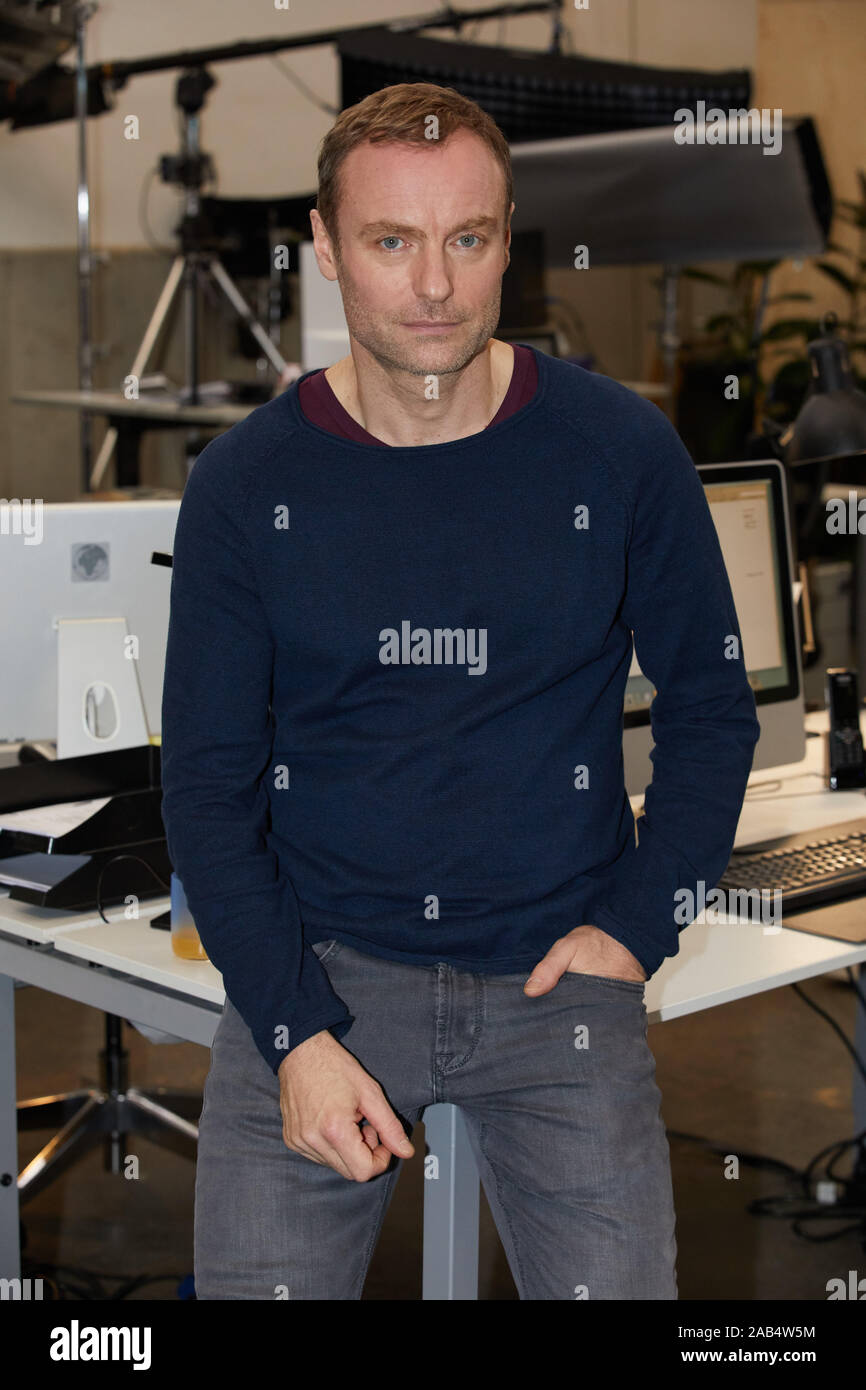 Hamburg, Germany. 25th Nov, 2019. Mark Waschke, actor, is standing at a ...