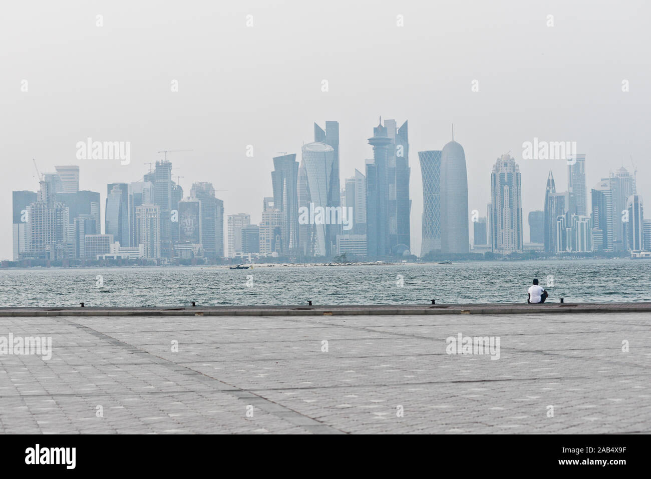 Doha qatar landscape hi-res stock photography and images - Alamy