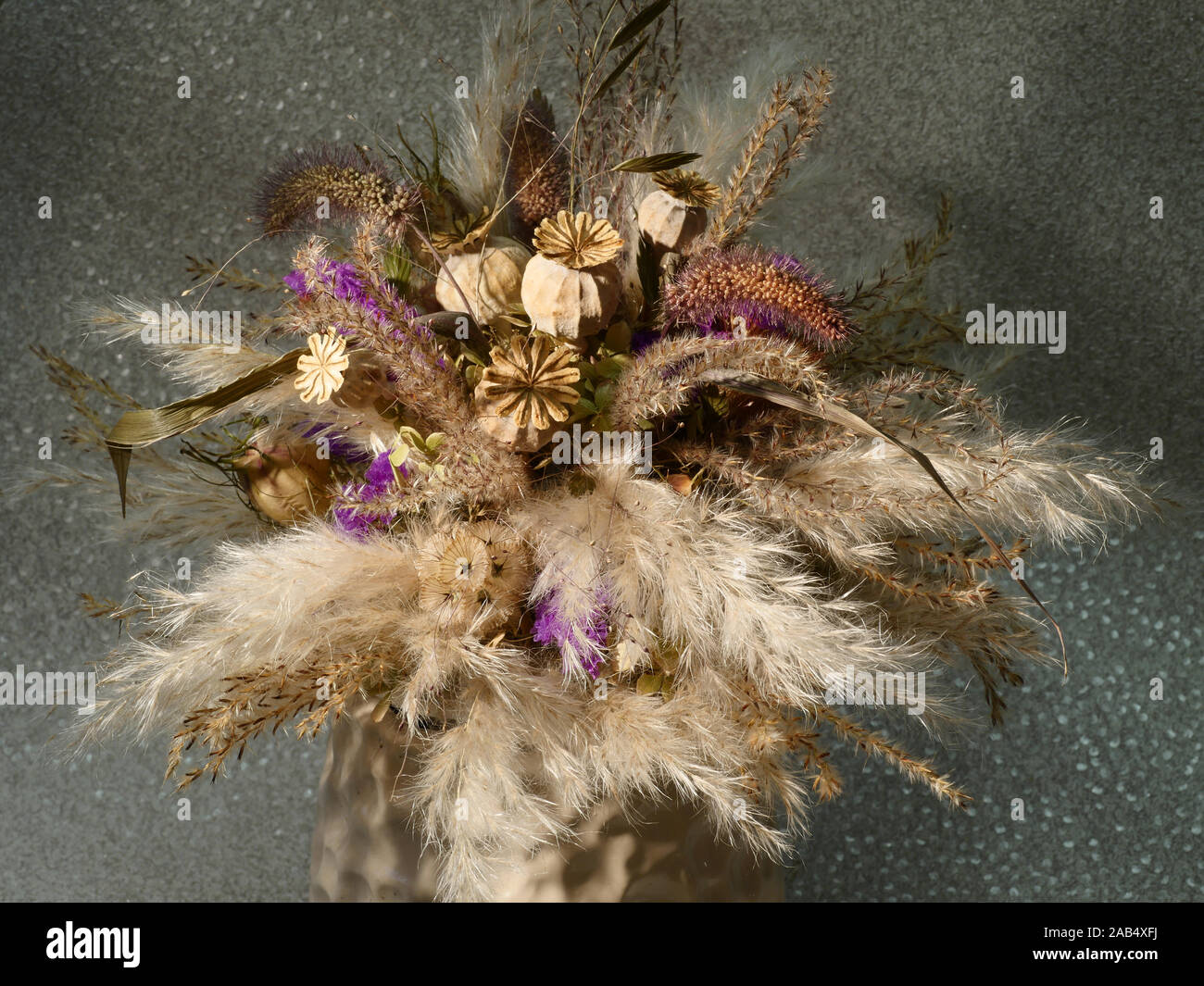 Dried flower and grass arrangement Stock Photo - Alamy