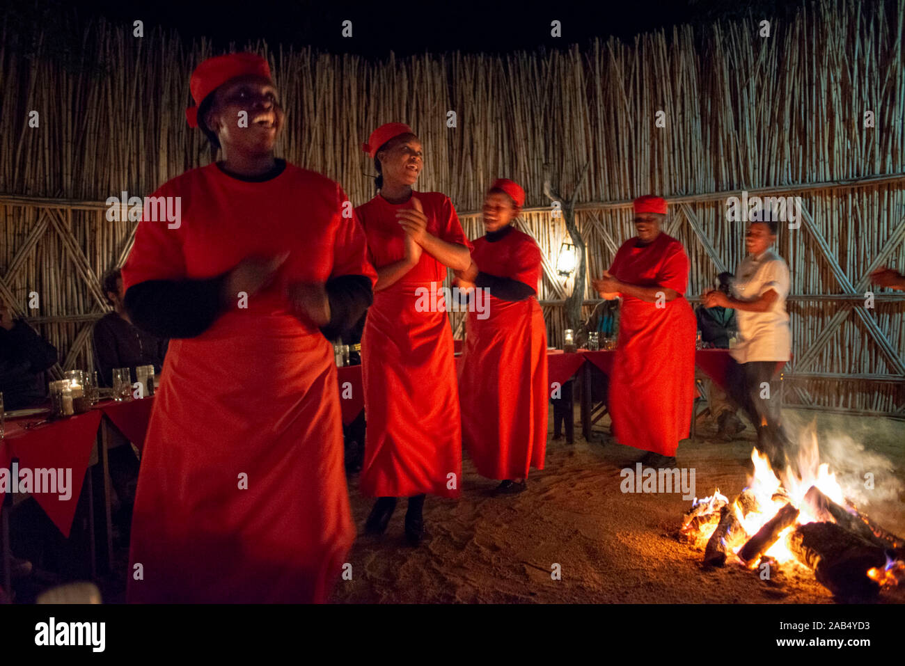 Night dinner wiht fire and dances at Mala Mala Game Reserve Sabi Sand ...