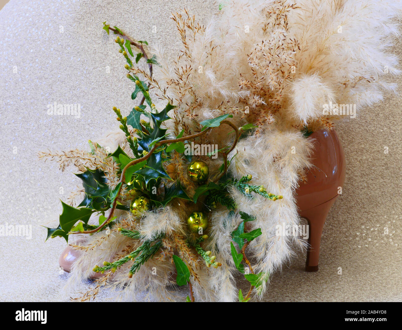 Christmas holly and ivy hi-res stock photography and images - Alamy