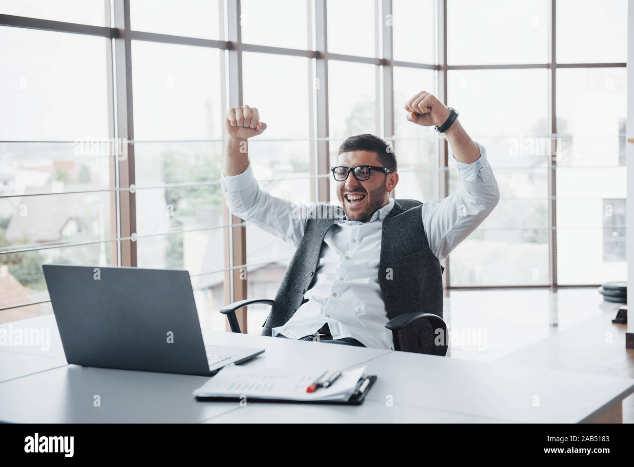 Banker win hi-res stock photography and images - Alamy