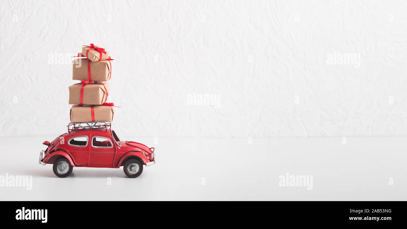Christmas carrying boxes hi-res stock photography and images - Alamy