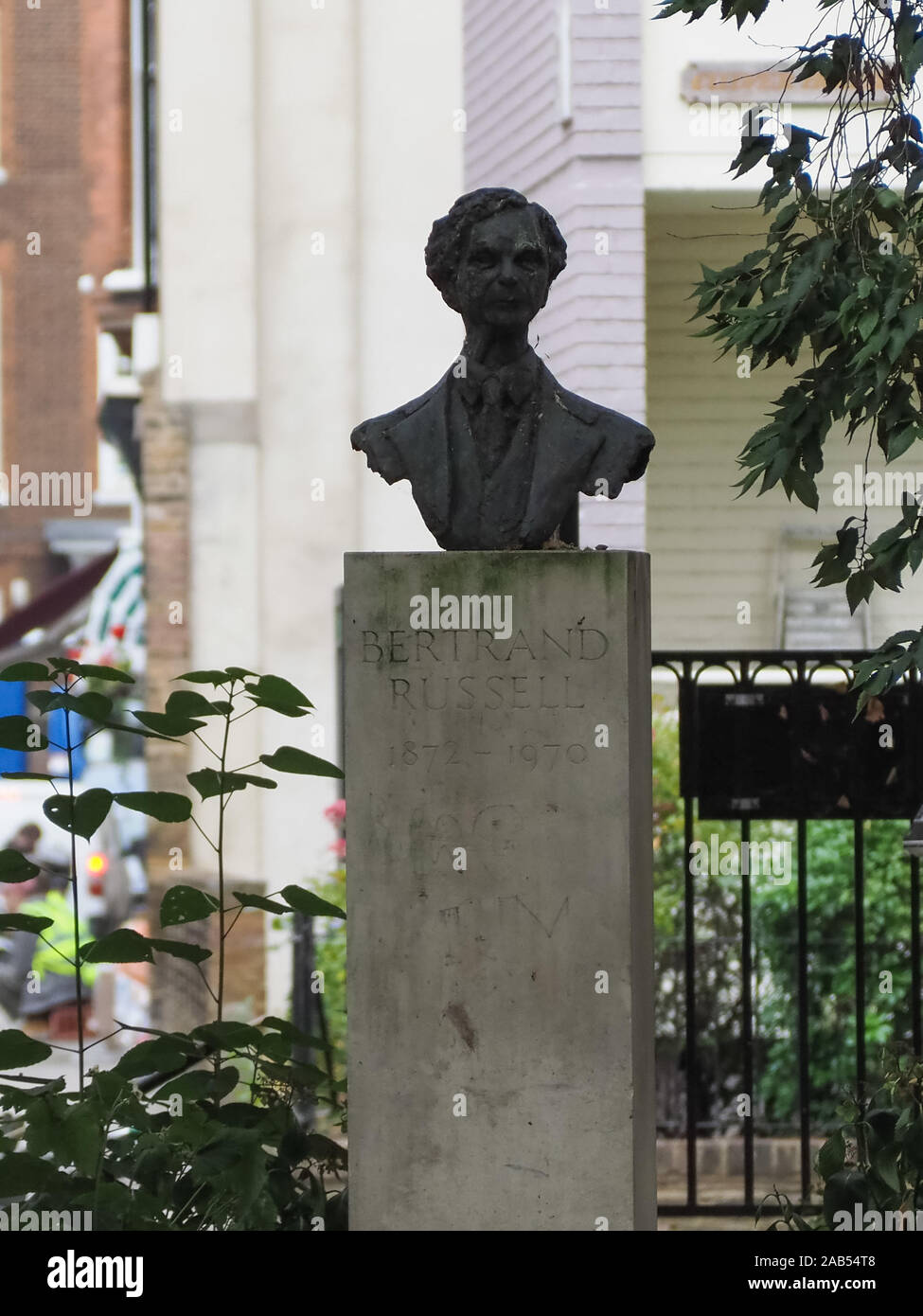 Bertrand russell statue red lion square hi-res stock photography and ...