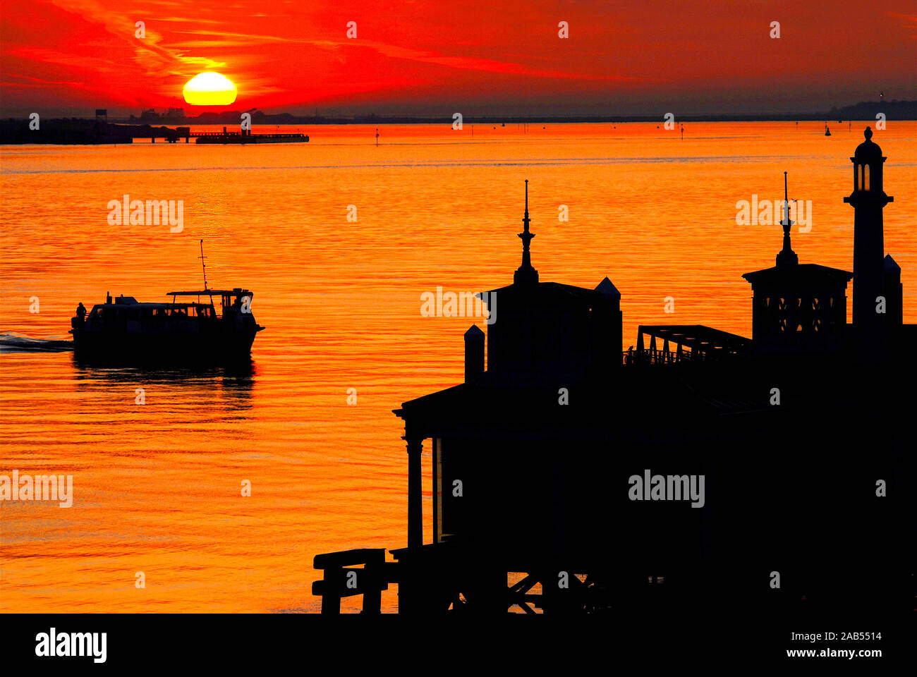 Gravesend town pier is the oldest cast iron pier in the world. The pier ...