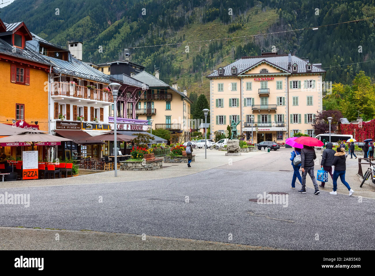 Ski cafe chamonix french alps hi-res stock photography and images - Alamy