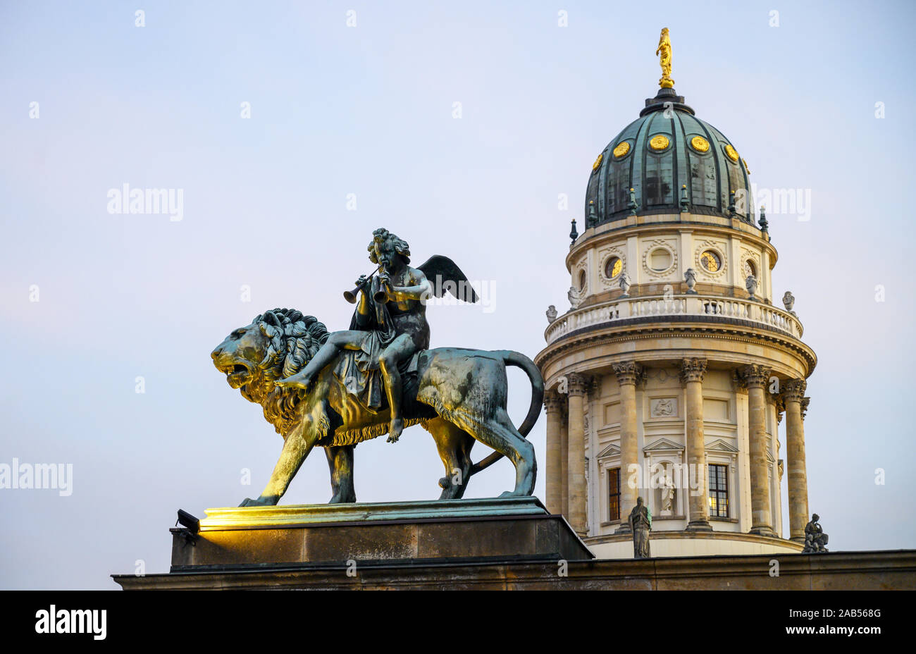 Angel statue berlin hi-res stock photography and images - Alamy
