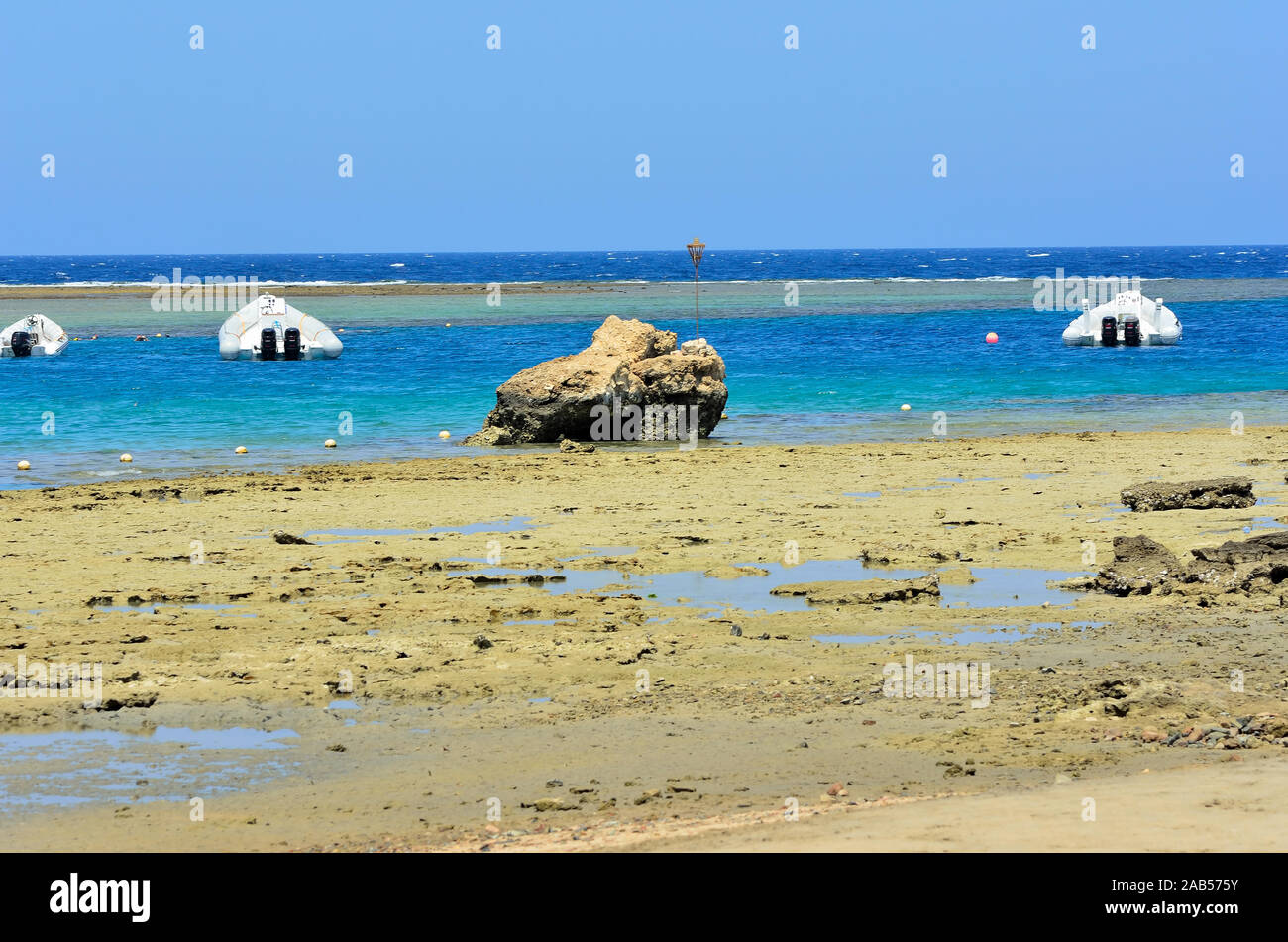 Africa village hi-res stock photography and images - Alamy