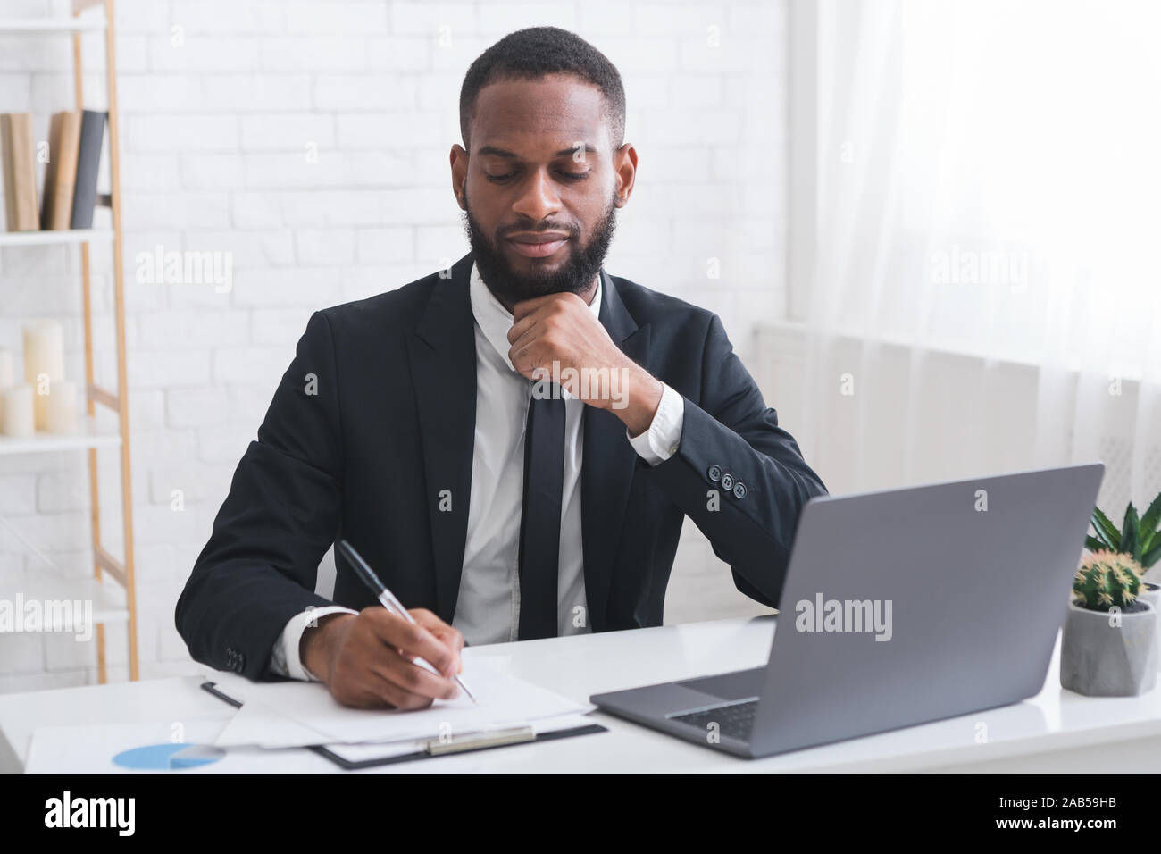 Documents notes office work manager hi-res stock photography and images ...