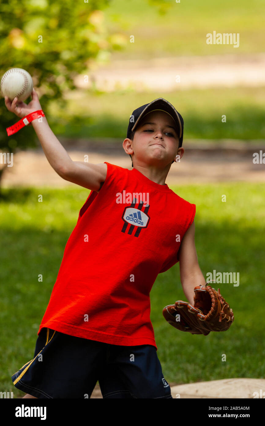 Kids Playing Softball High Resolution Stock Photography and Images - Alamy