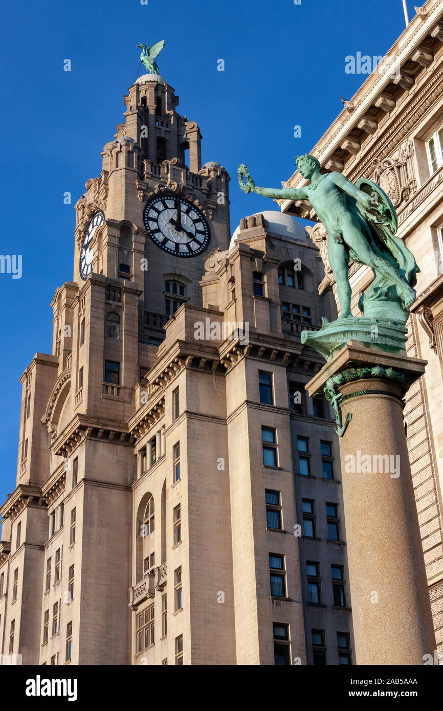 Liverpool. England. 02.11.08. The Liver Building, a famous landmark in ...