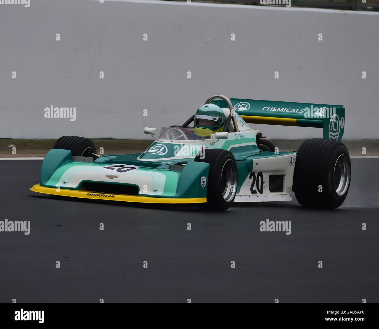 Chevron b42 hi-res stock photography and images - Alamy