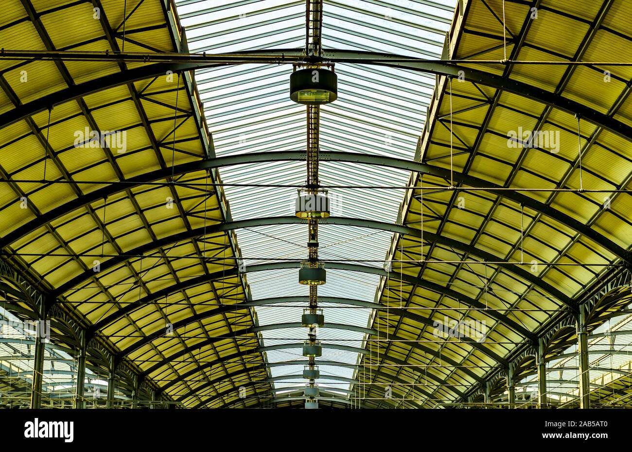 Railroad station roof hi-res stock photography and images - Alamy