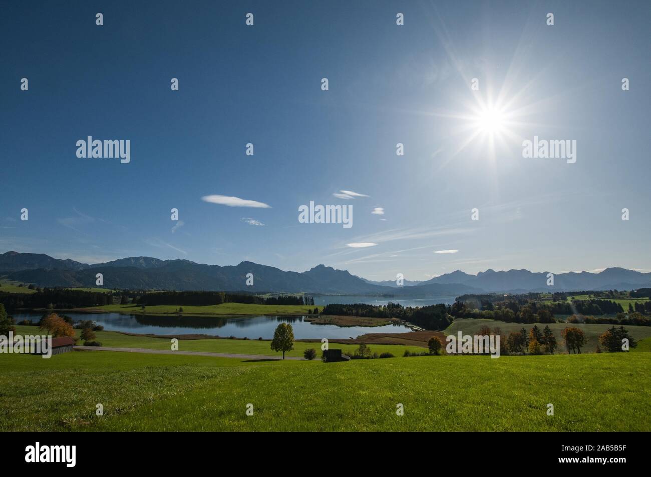 Forggensee in the Allgäu with view towards Füssen, Swabia, Bavaria ...
