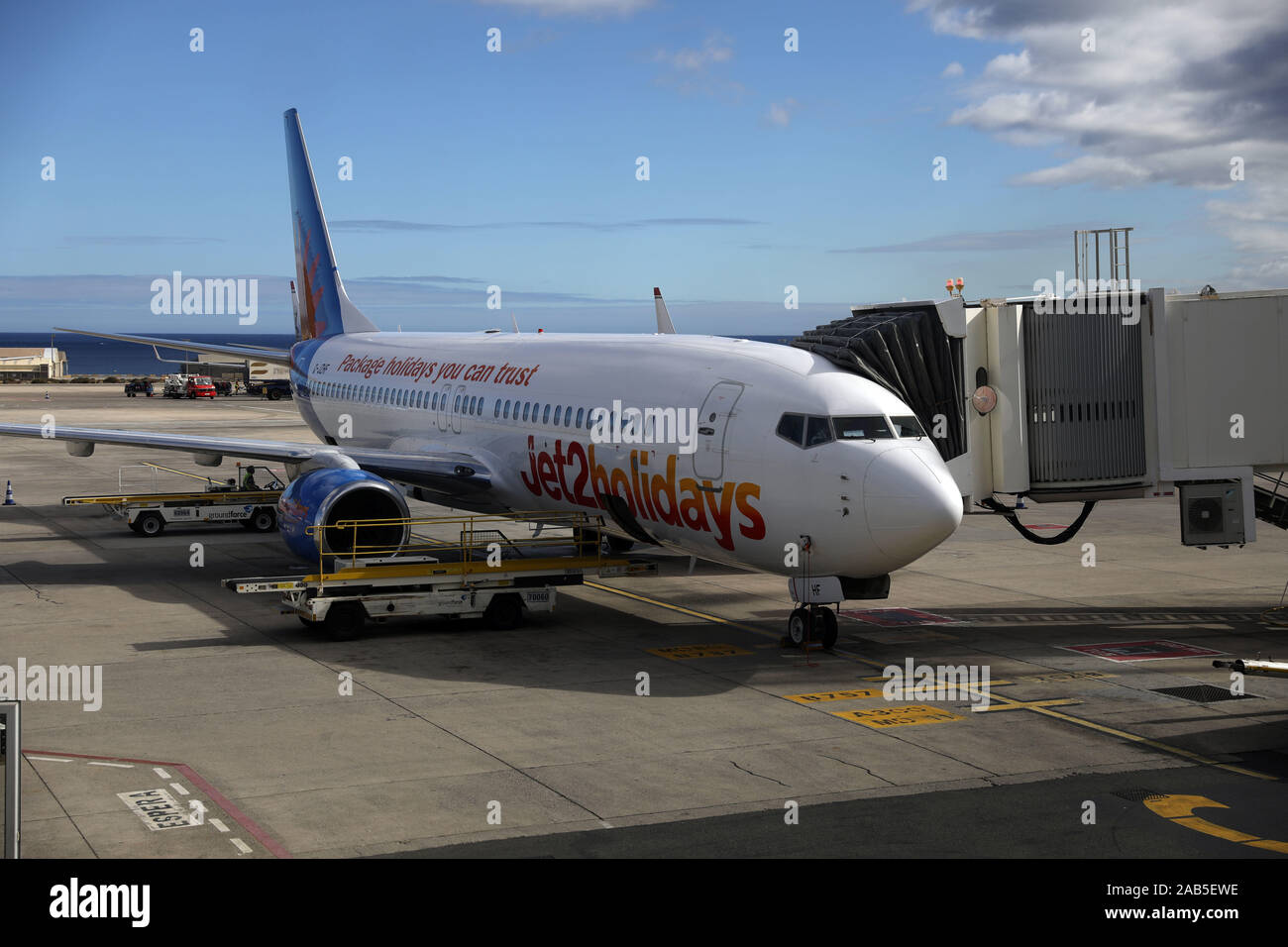 Jet 2 plane hi-res stock photography and images - Alamy