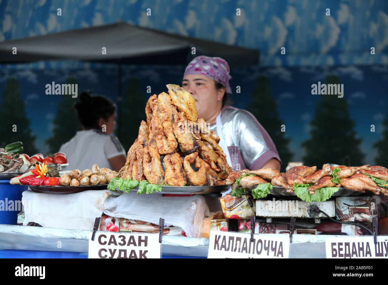 Food stall at Chorsu Bazaar in Tashkent Stock Photo - Alamy