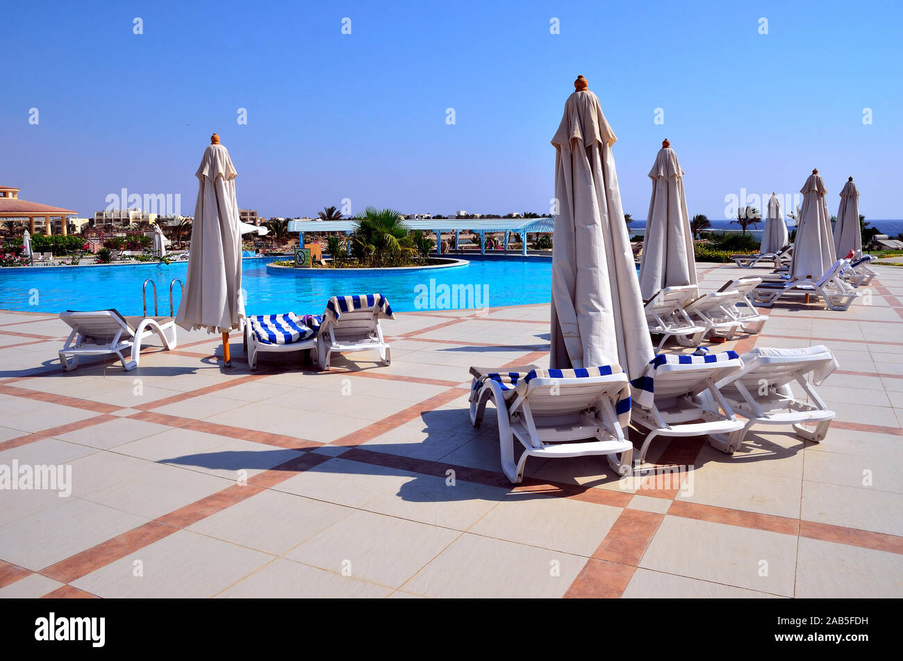 Egypt cairo swimming pool hotel hi-res stock photography and images - Alamy