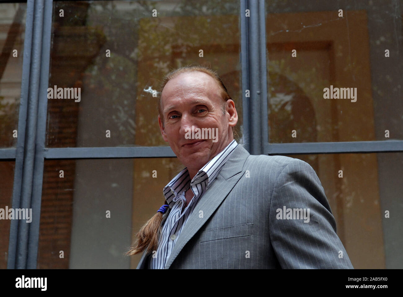 Gregory david roberts hi-res stock photography and images - Alamy