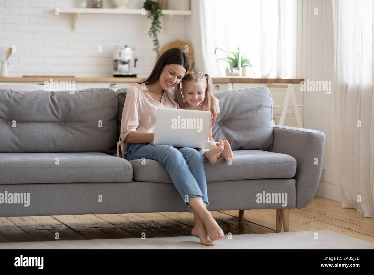 Teaching surfing children hi-res stock photography and images - Alamy