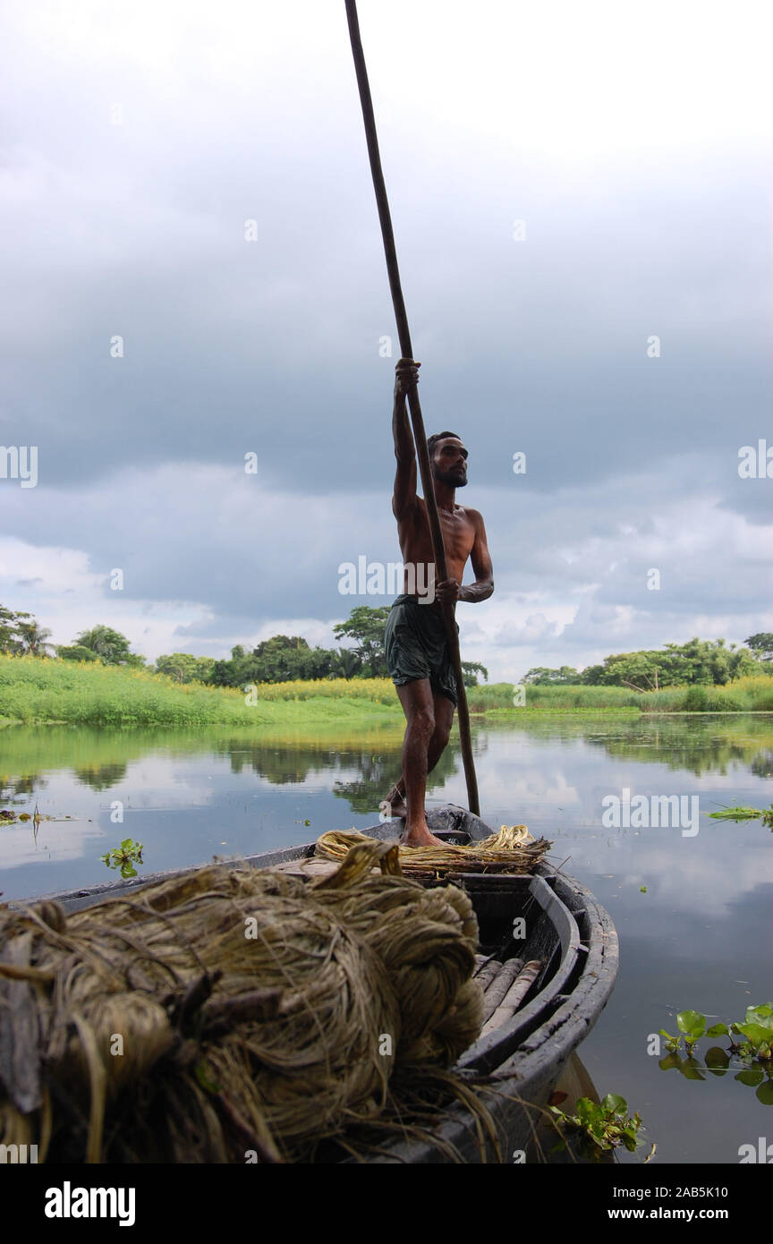 Jute bundles hi-res stock photography and images - Alamy
