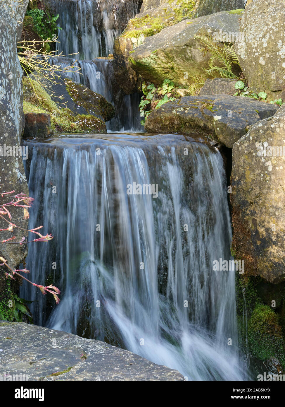 Cascading falls garden hi-res stock photography and images - Alamy