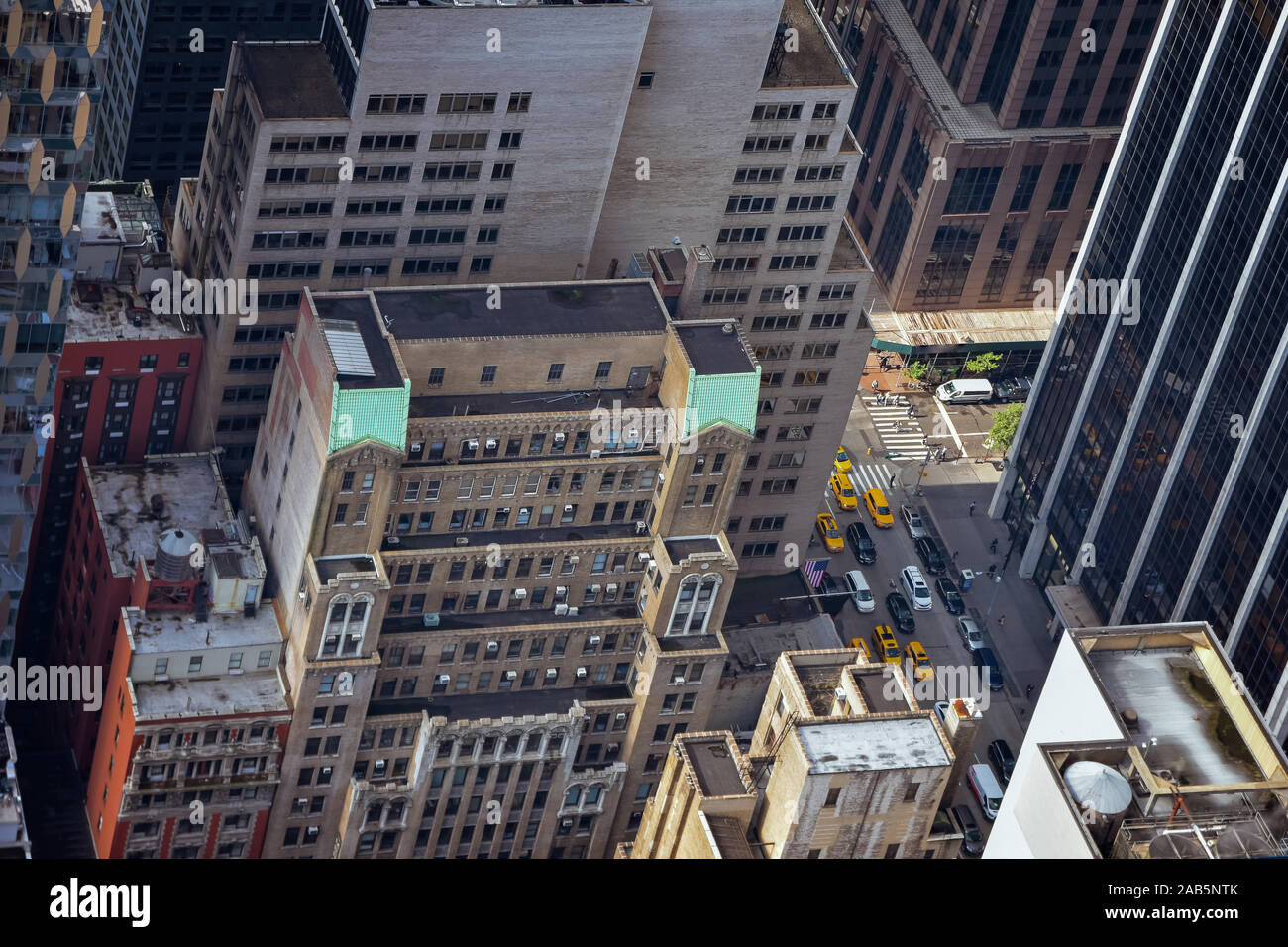 Skyscraper filled skyline hi-res stock photography and images - Alamy