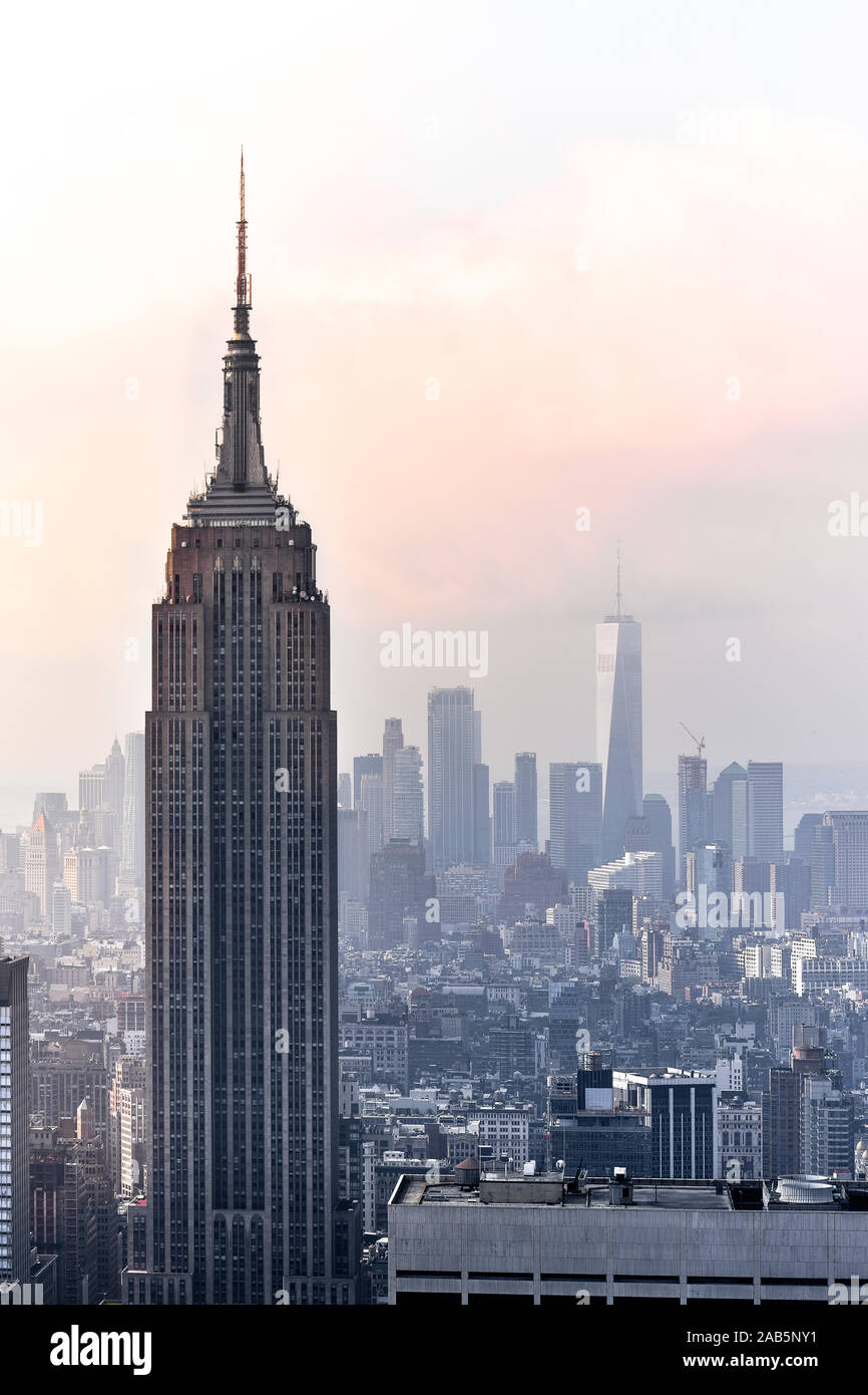 New york skyline day and night hi-res stock photography and images - Alamy