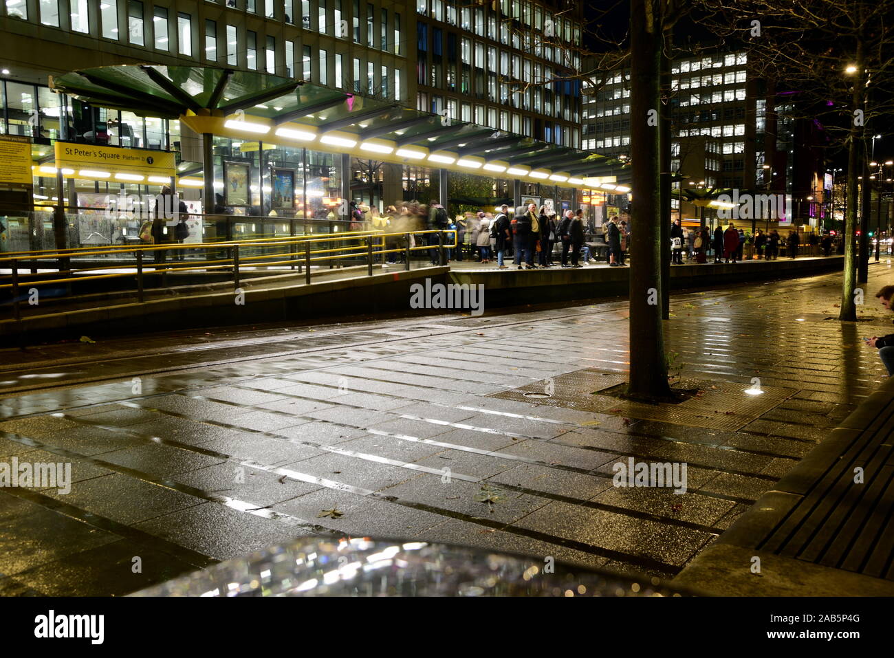 Vist manchester at night hi-res stock photography and images - Alamy