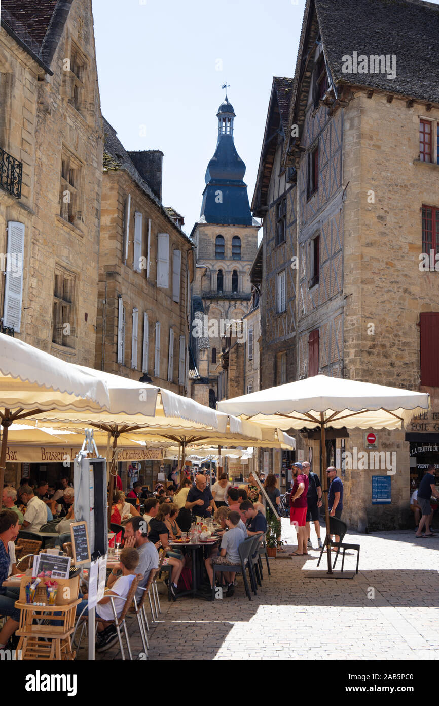The Medieval Town of Sarlat in the Dordogne, France Stock Photo - Alamy