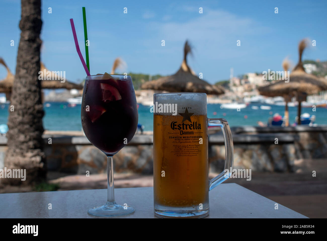 Estrella beer hi-res stock photography and images - Alamy